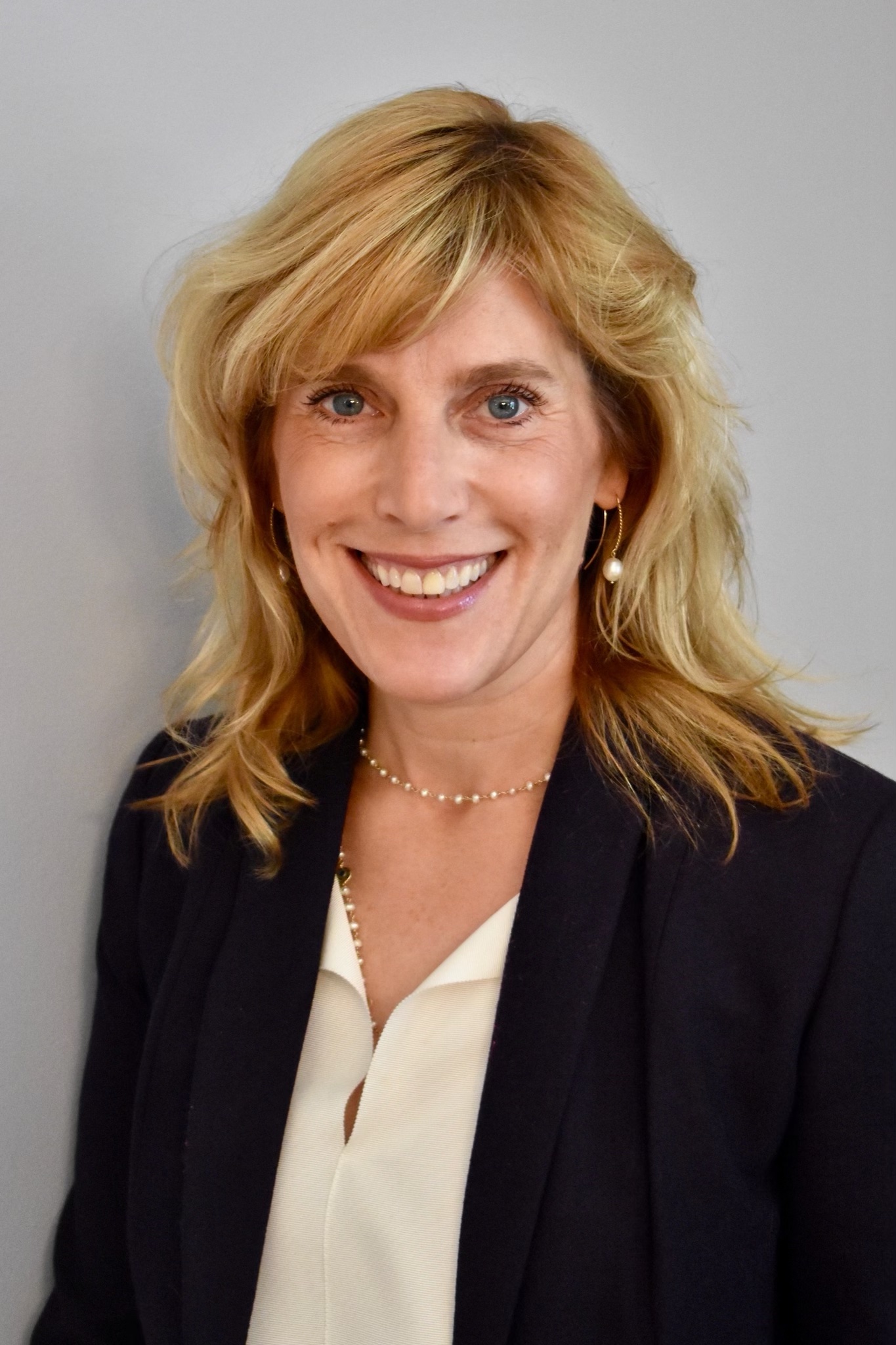 与寻求州参议员席位的候选人见面»密尔沃基市区 - bwinapp下载